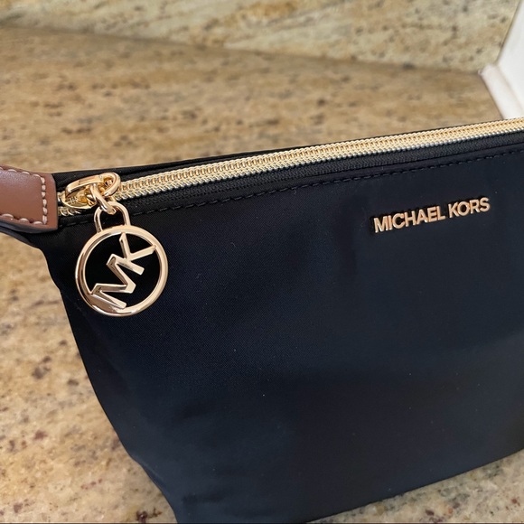 Michael Kors | Bags | New Mk Make Up Bag | Poshmark